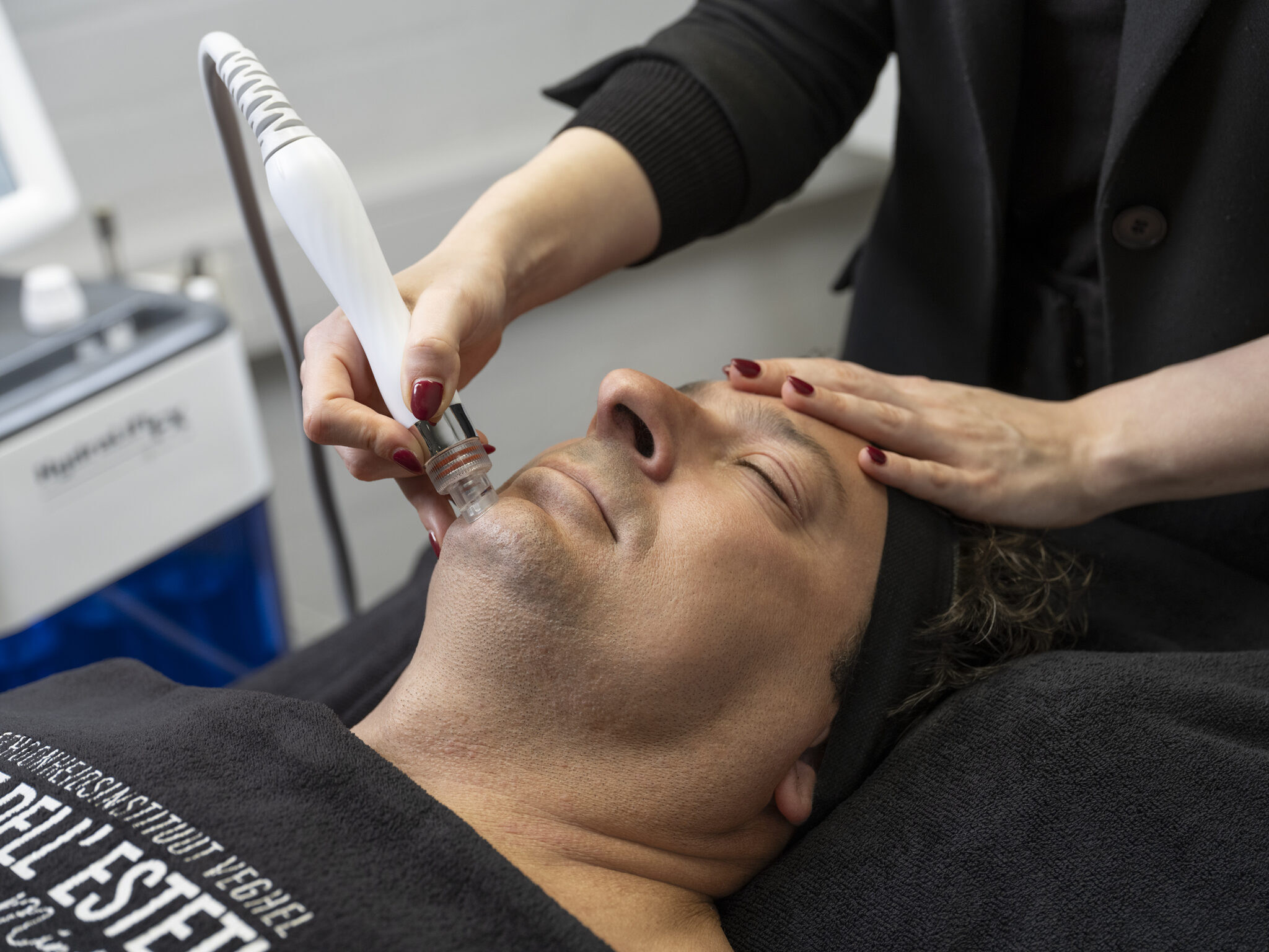 Hydralift Facial – L'arte dell'estetica